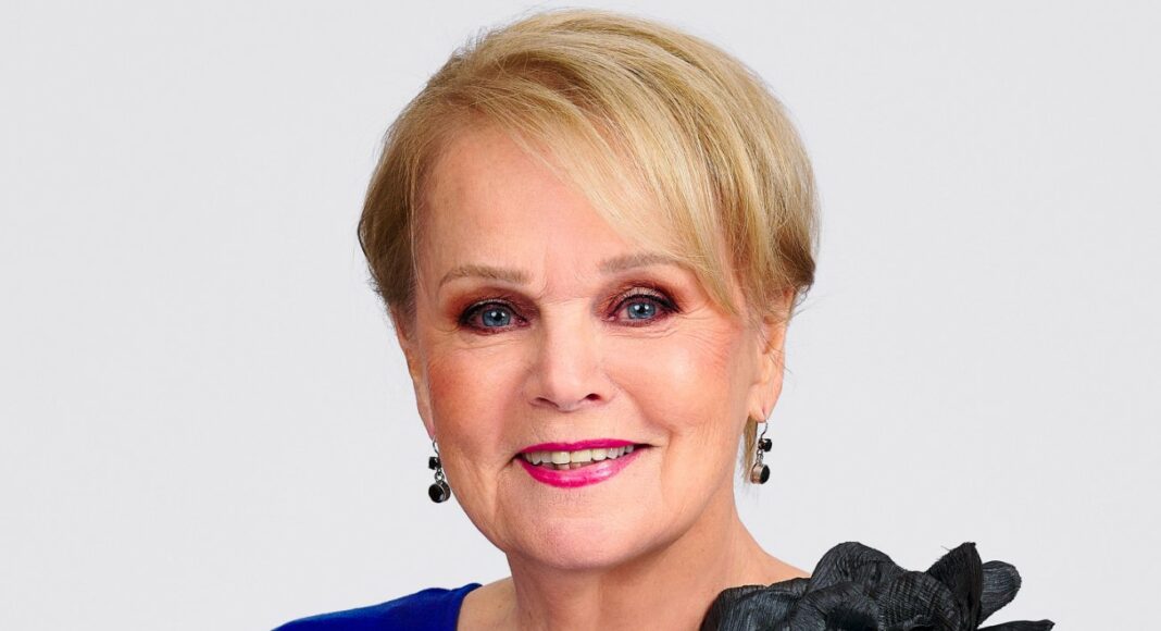Katri Helena Tommi Liimatainen Suvi Teräsniska Musikaali - Halloota